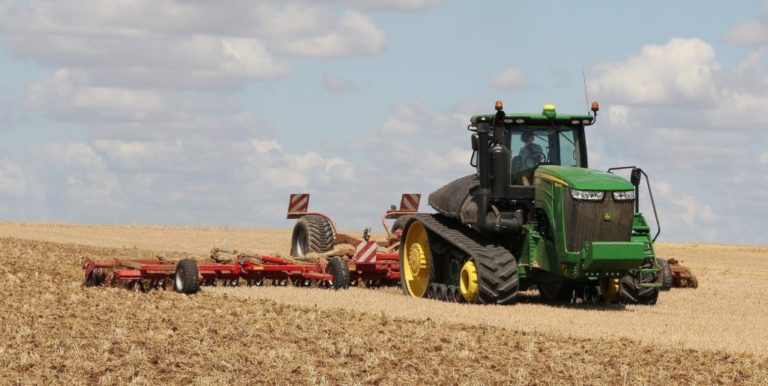 header-tractor-1 - Pacific Ag Rentals